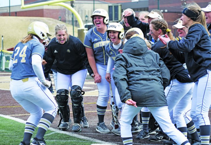 SMSU SOFTBALL: Sunday showcase | News, Sports, Jobs - Marshall Independent